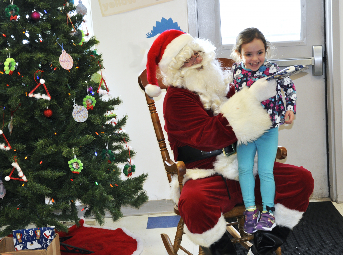 SANTA VISITS SITRIN | Sitrin Health Care Center